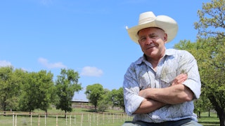 Image of Dom Does America