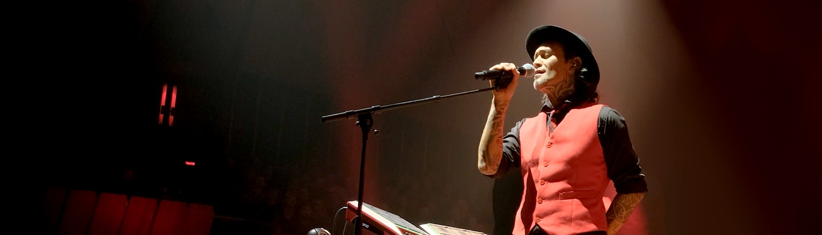 Image of Tiki Taane in Session with CSO